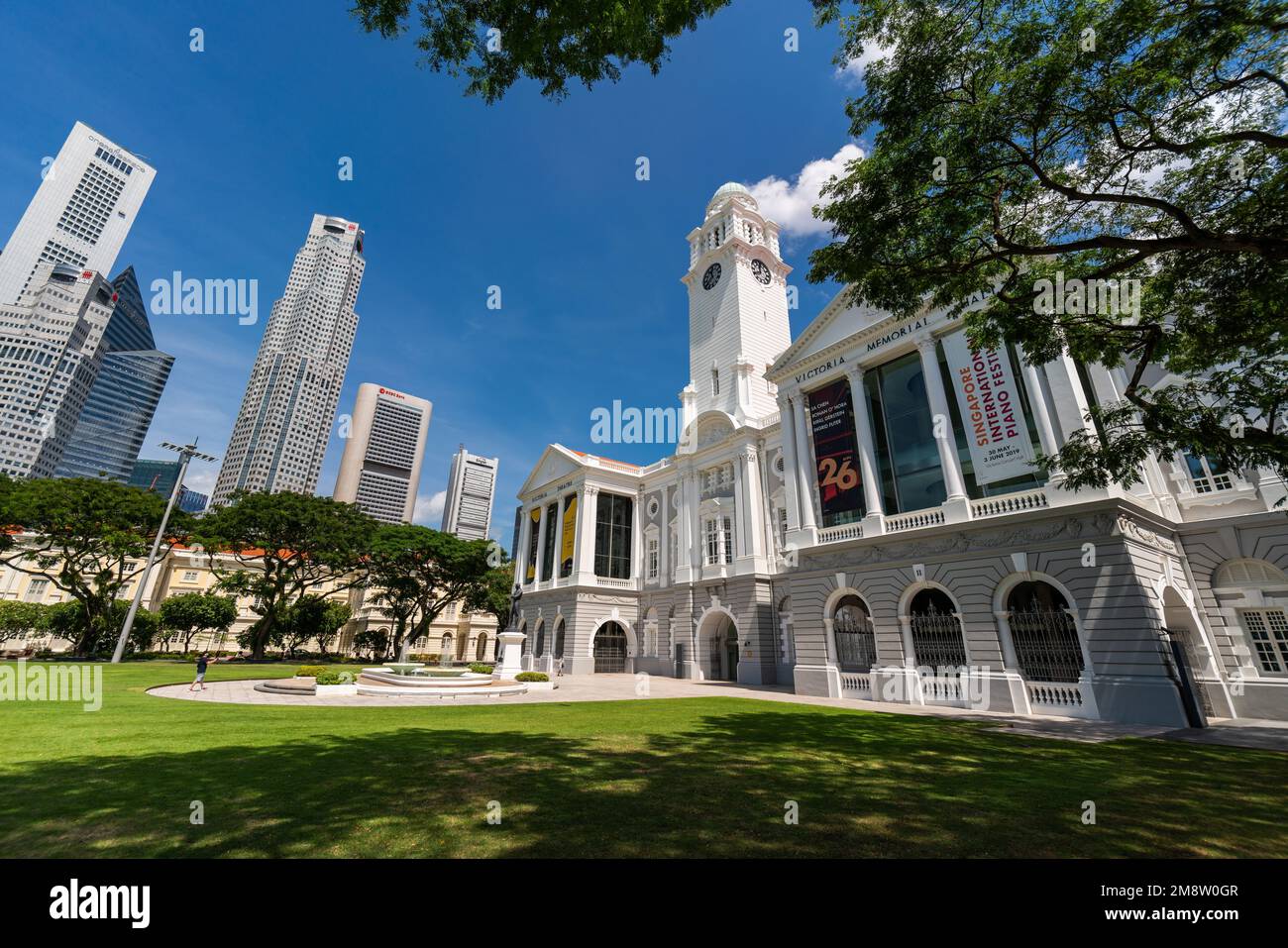 Victoria theatre in Singapore Stock Photo - Alamy
