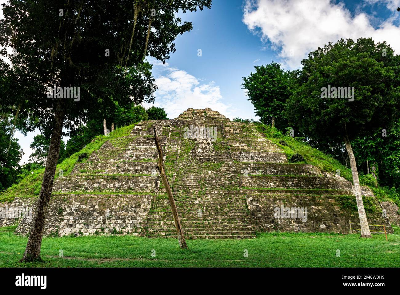 Pyramid in the north acropolis of Yaxha mayan city Stock Photo - Alamy