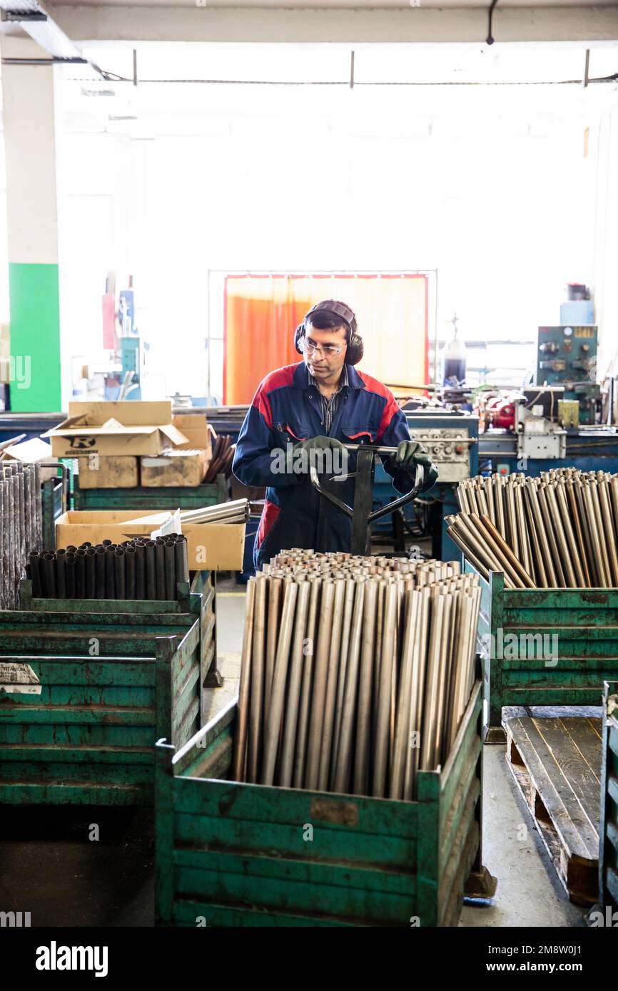 Reynolds steel tubing manufacturing facilities in Birmingham, England ...