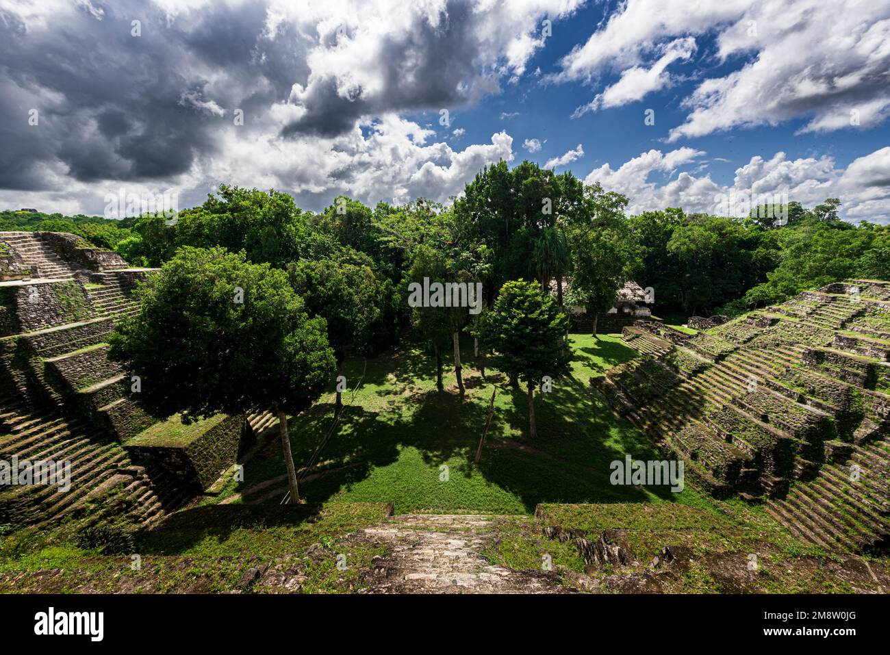 Acropolis central in tikal hi-res stock photography and images - Alamy
