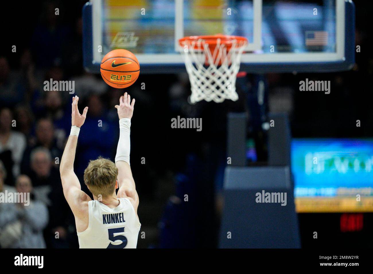 Xavier guard Adam Kunkel shoots a free throw during the second half of ...