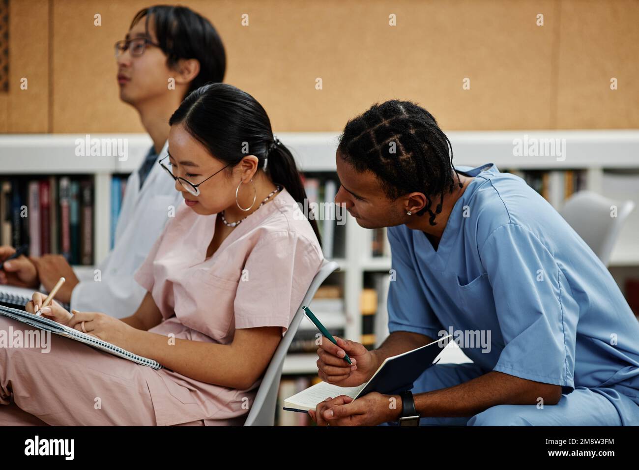 Med students classroom hi-res stock photography and images - Alamy