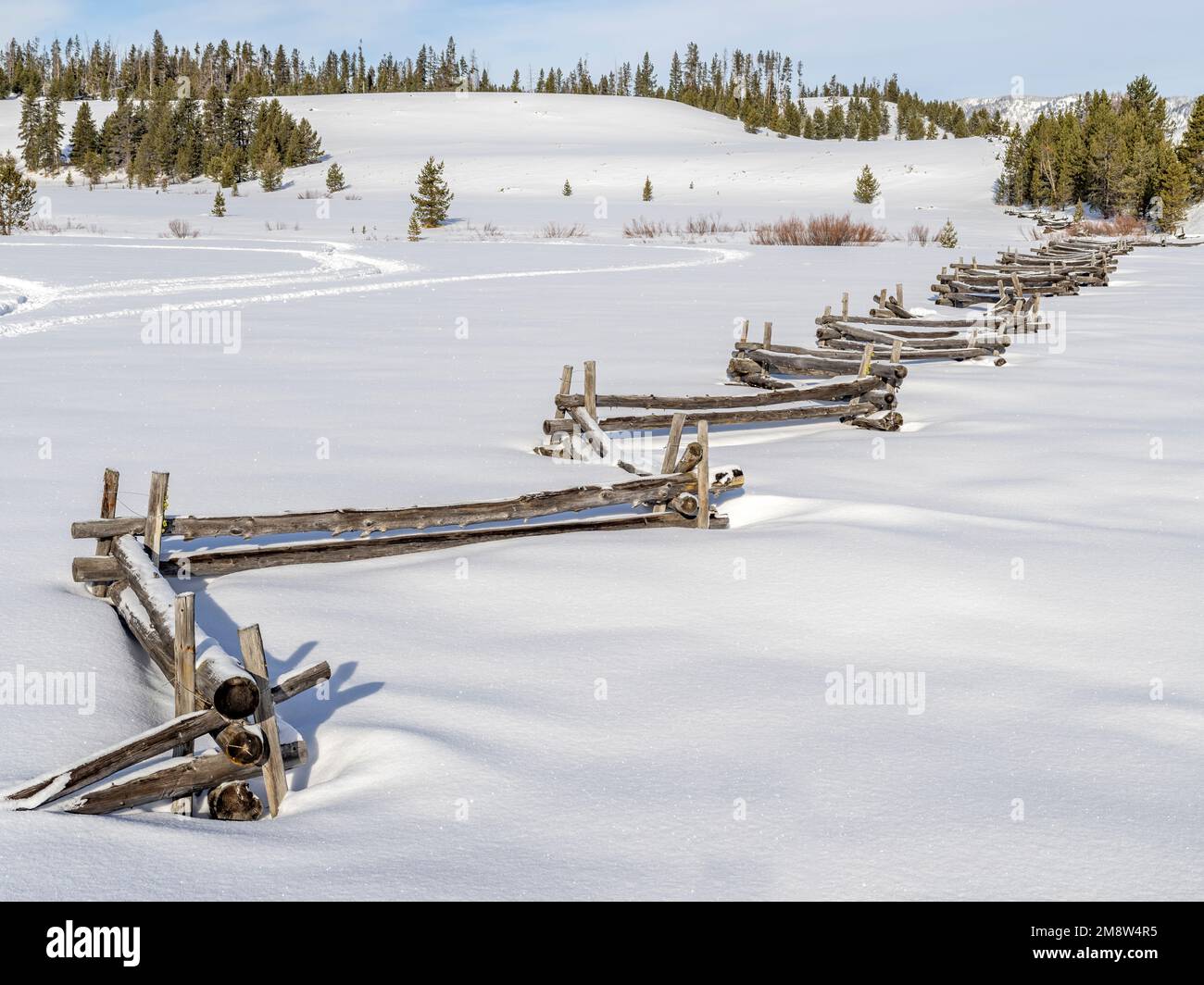 Log pole fence hi-res stock photography and images - Alamy