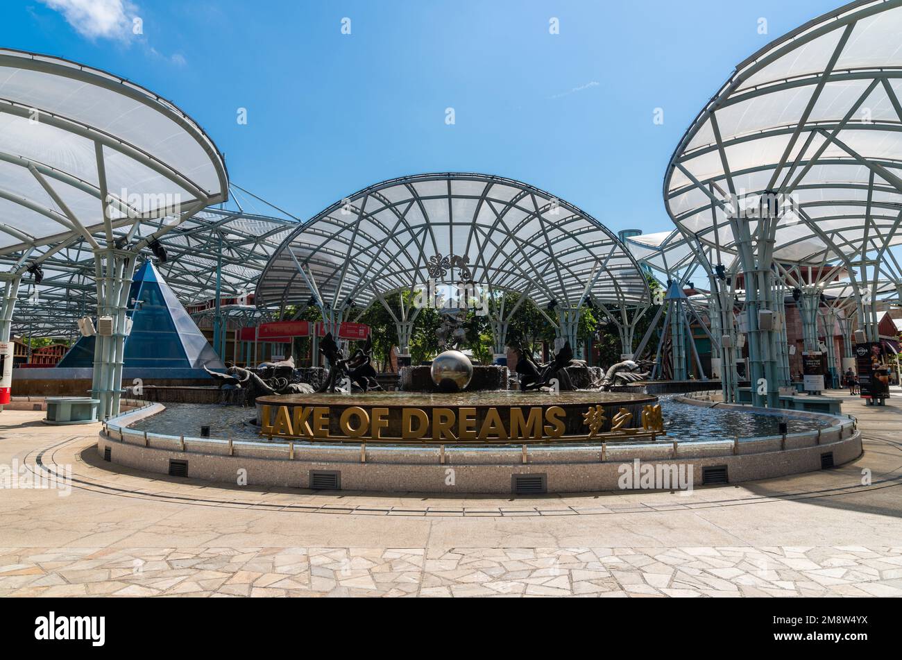 Sentosa fountain hi-res stock photography and images - Alamy