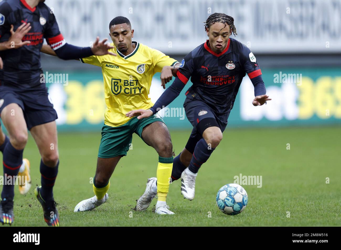 SITTARD - (lr) Deroy Duarte of Fortuna Sittard, Xavi Simons of PSV ...
