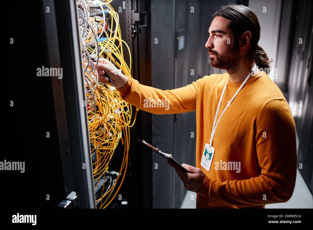 Network engineer cables hi-res stock photography and images - Alamy