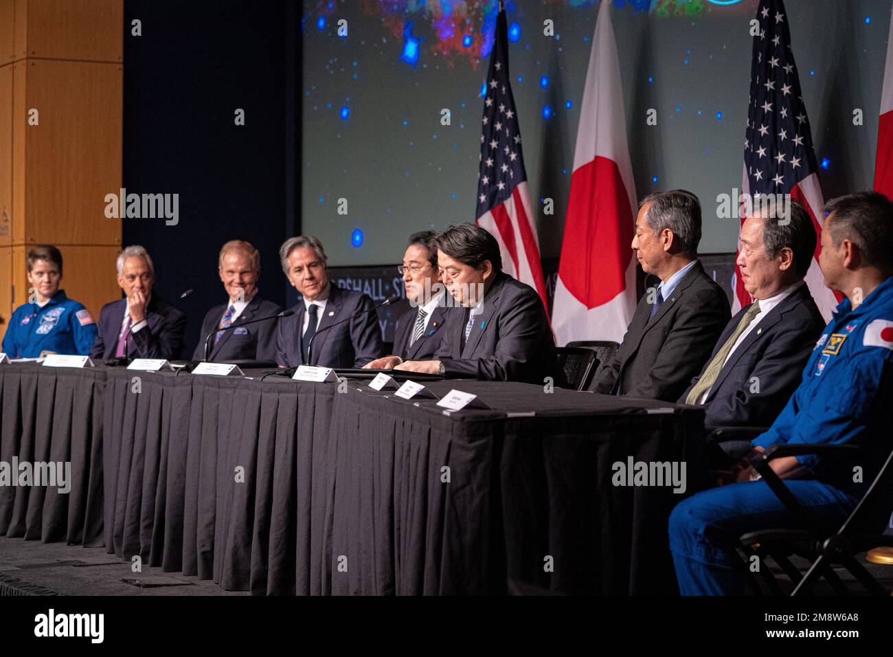 Yoshimasa hayashi hi-res stock photography and images - Alamy