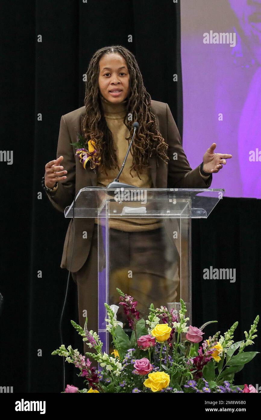 Baton Rouge, LA, USA. 15th Jan, 2023. Seimone Augustus speaks to the ...