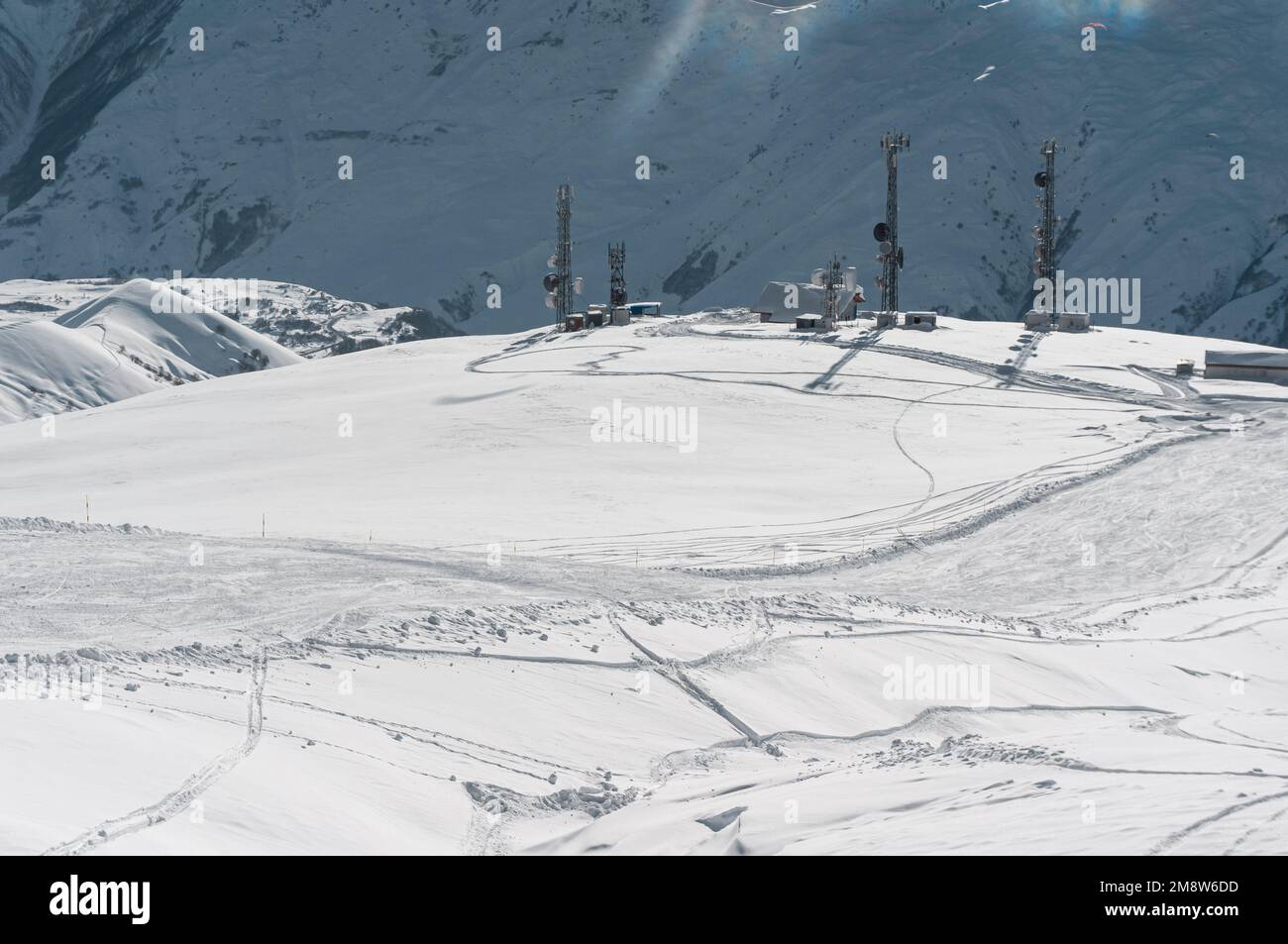 communication gsm lte antenna for cellular phone, mountain satellite ...