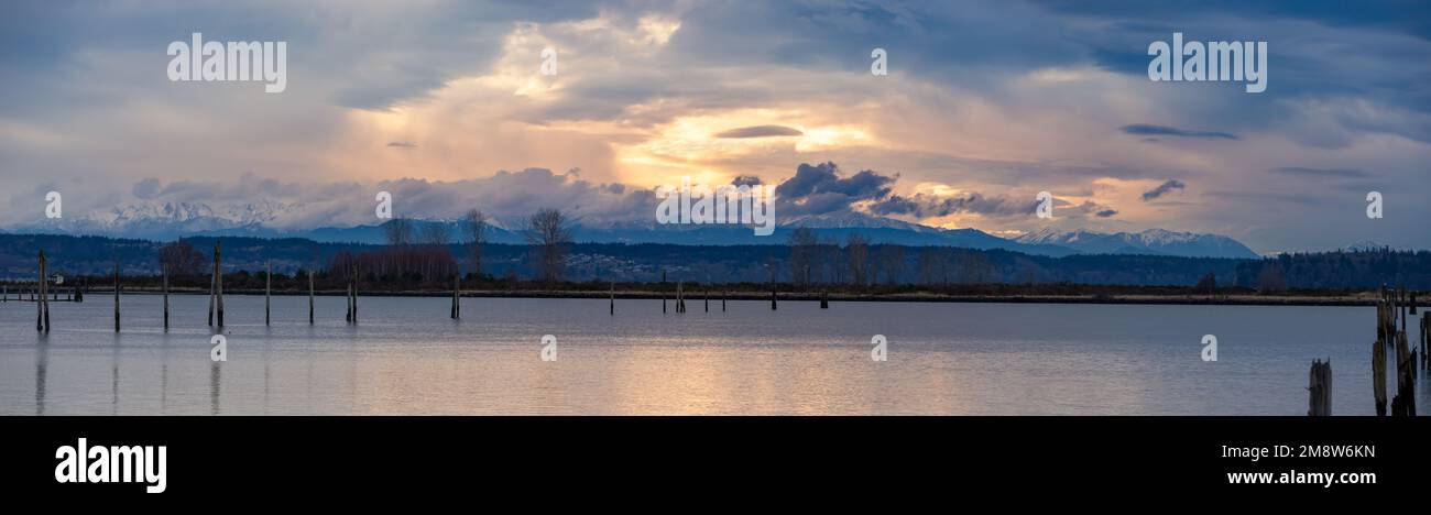 Panorama of Olympic Mountain Range with Port Gardner and Jetty Island ...
