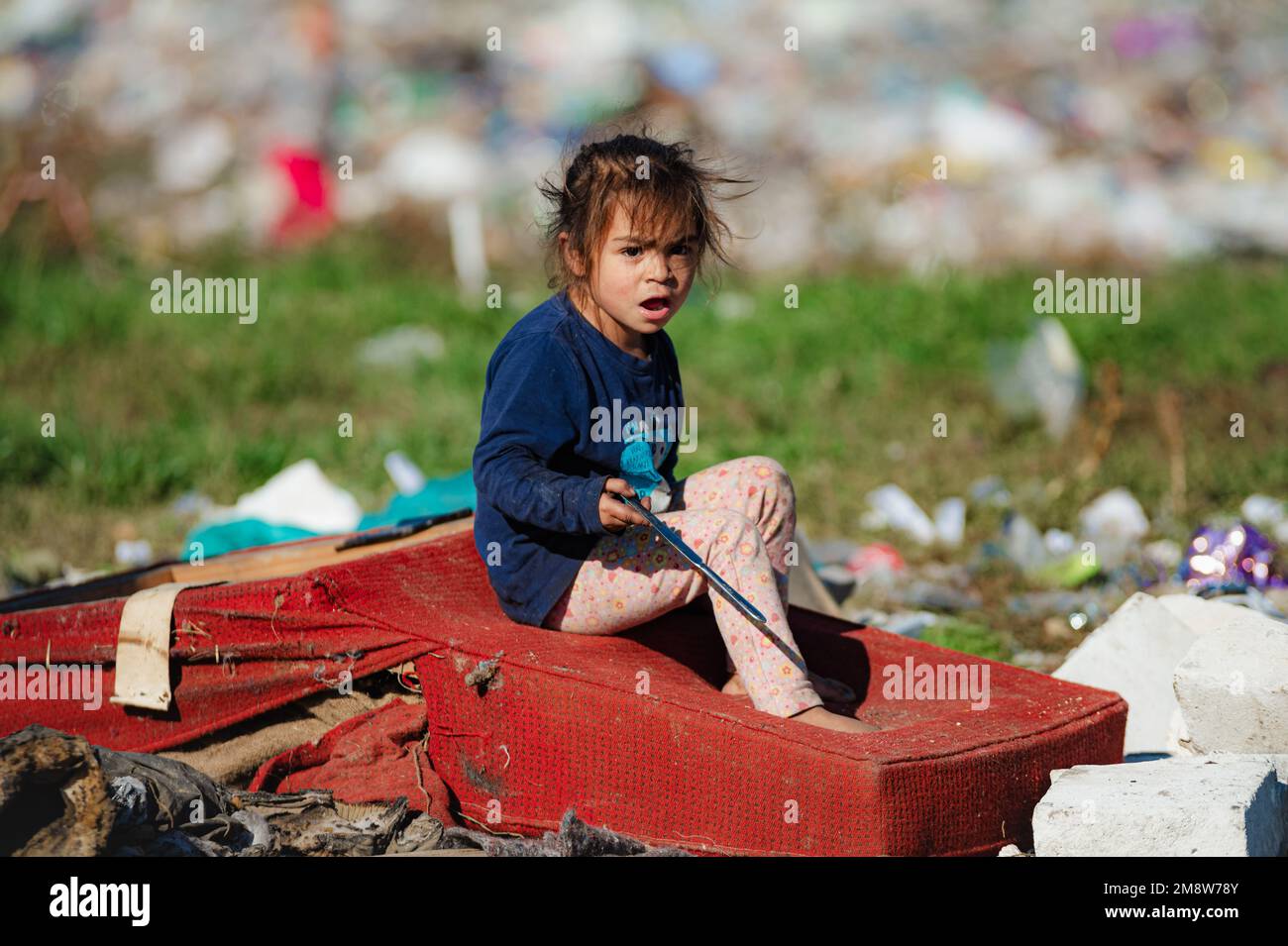 The poor little child in a Romanian hellhole on the day of the bread ...