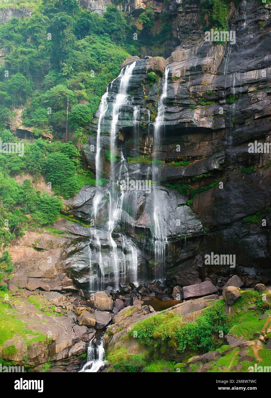 the Bomburu Ella waterfall in sri lanka Stock Photo - Alamy