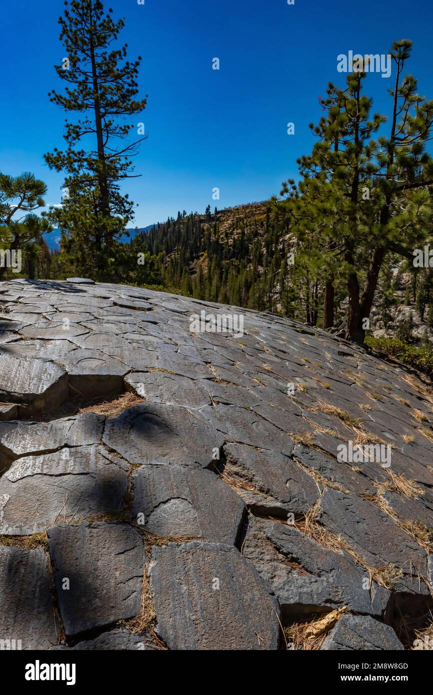 Basaltic columns created by cooling lava in Devils Postpile National ...
