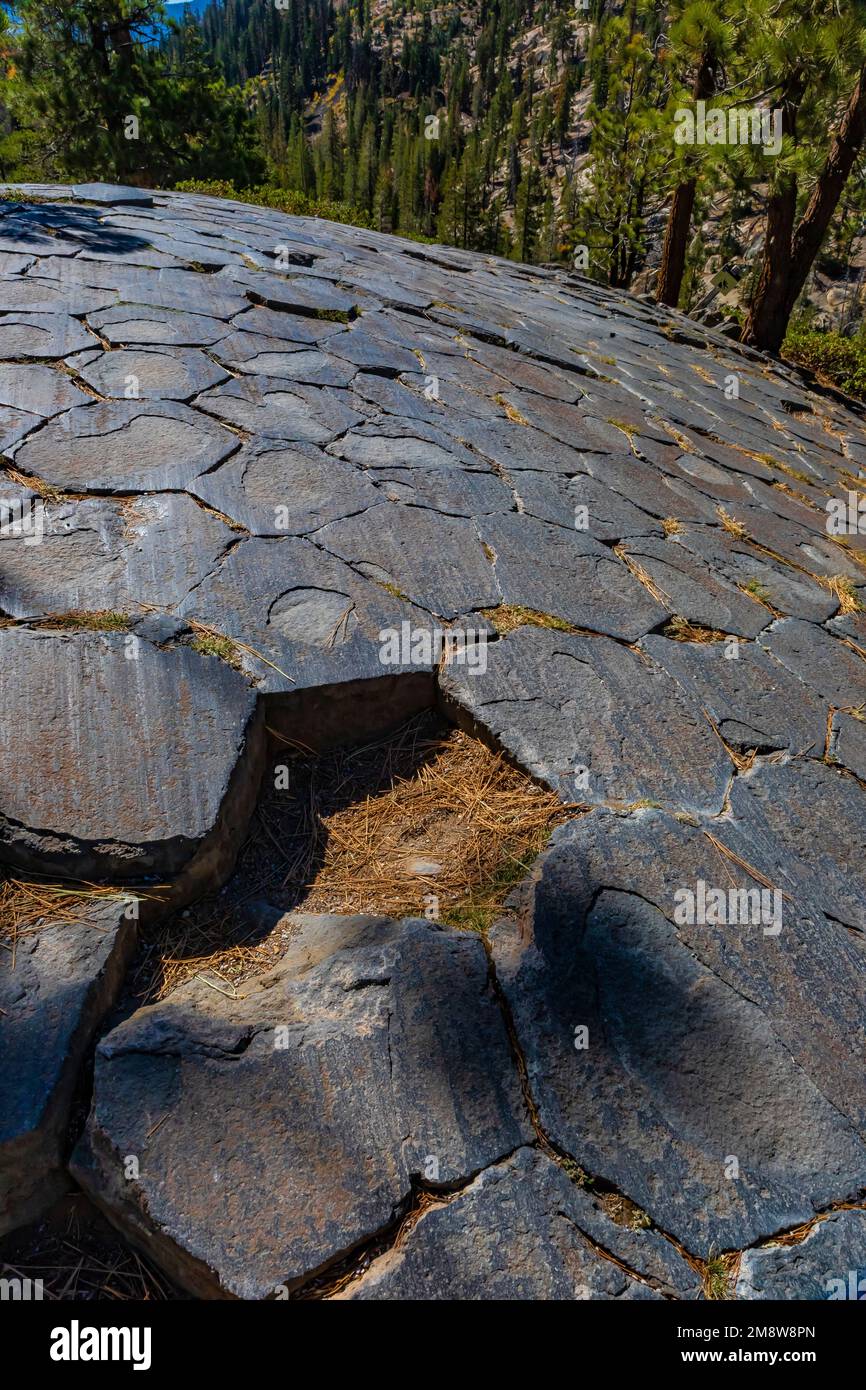 Basaltic columns created by cooling lava in Devils Postpile National ...