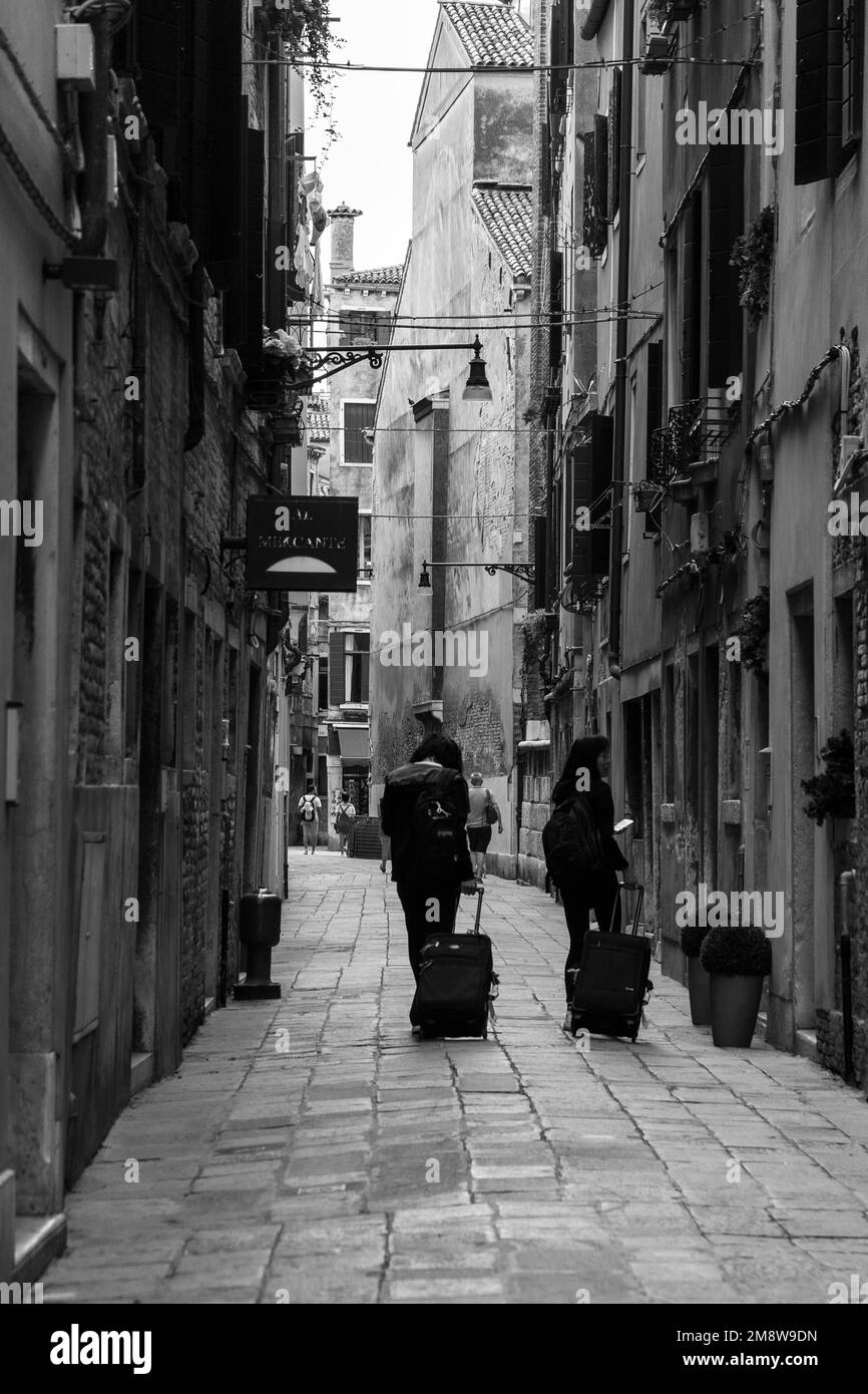 Secluded streets hi-res stock photography and images - Alamy