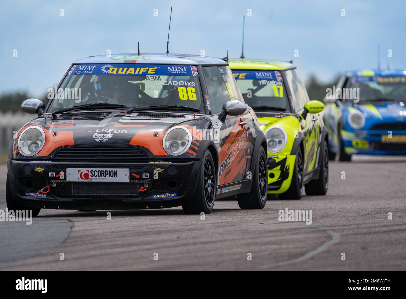 Quaife Mini Challenge Race 1 Thruxton Race Circuit Sunday August 2022 ...