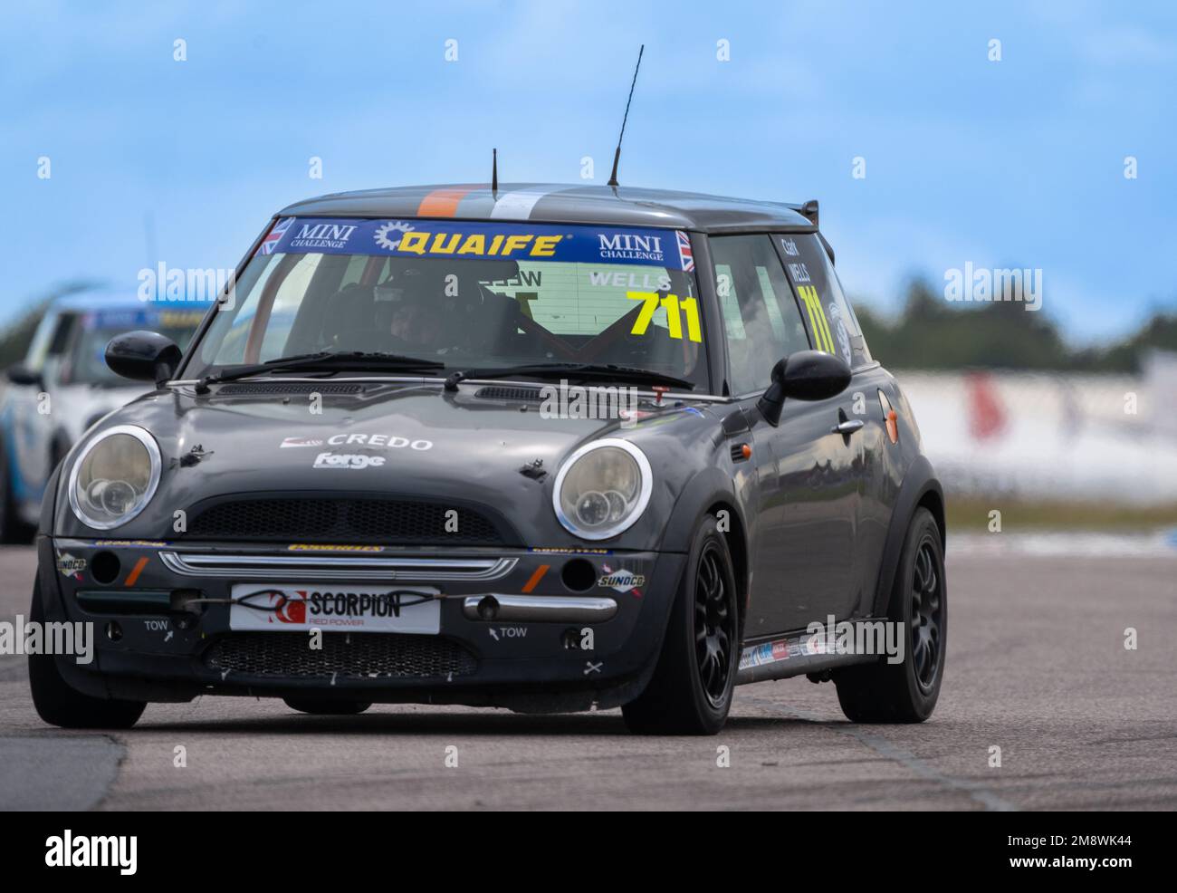 Quaife Mini Challenge Race 1 Thruxton Race Circuit Sunday August 2022 ...