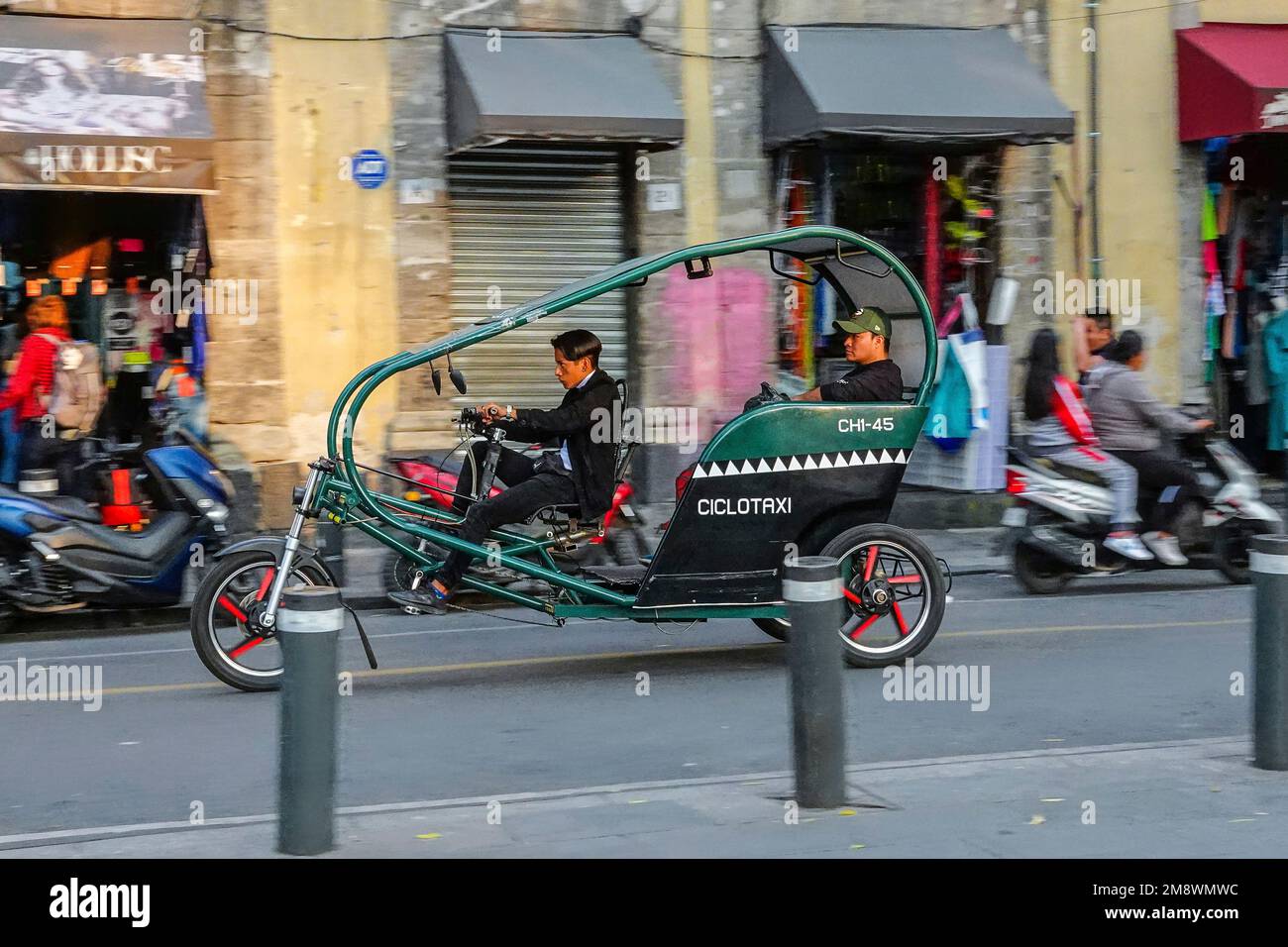 Ciclotaxi hi-res stock photography and images - Alamy