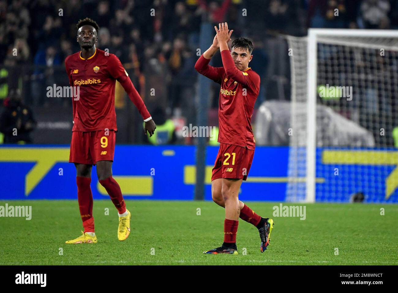 Paulo dybala wave hi-res stock photography and images - Alamy