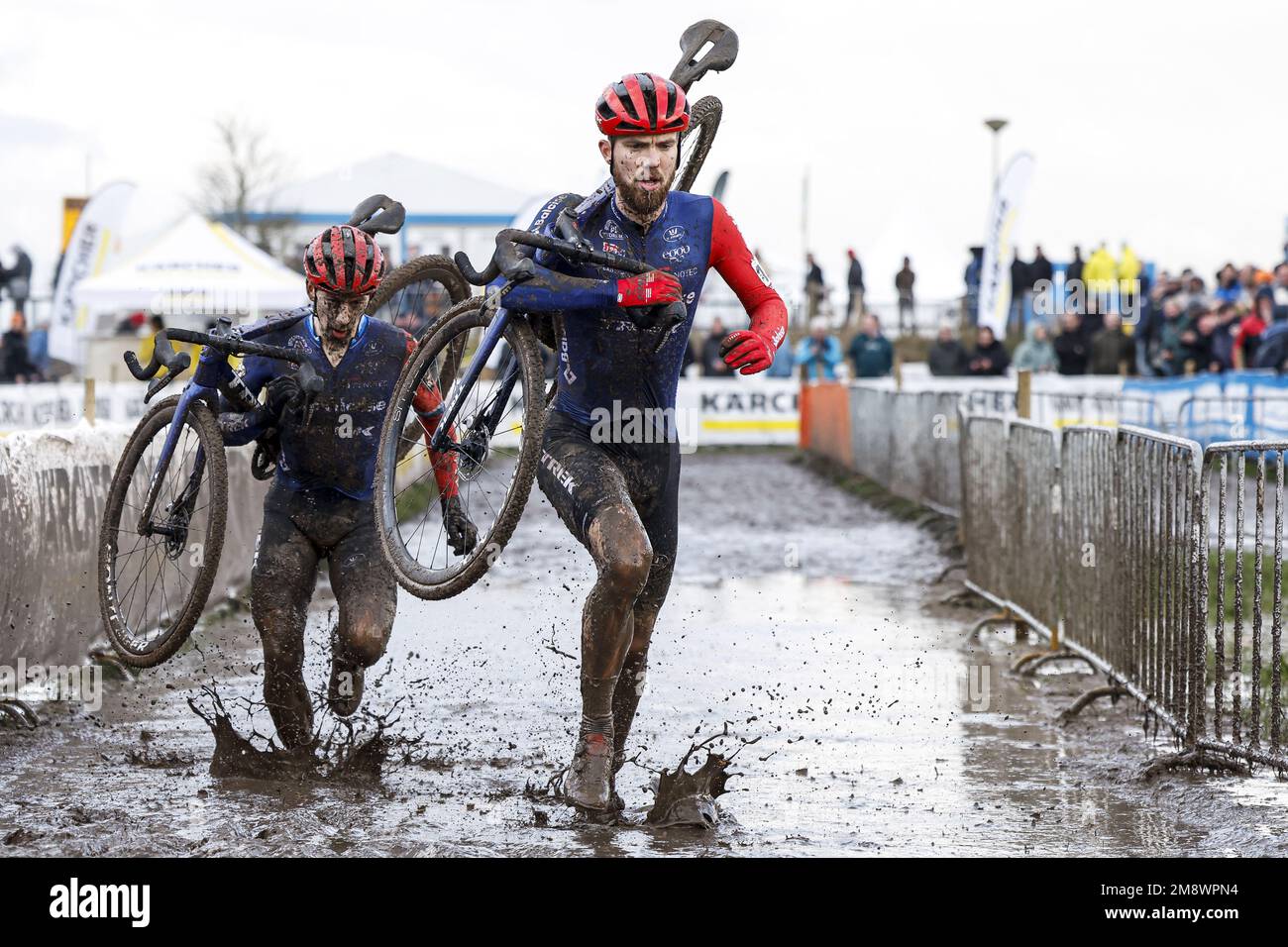 ZALTBOMMEL - Lars van der Haar, Joris Nieuwenhuis in action at the ...