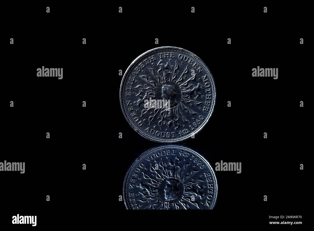 The reverse side of a commemorative 25 pence crown issued in 1980 for ...