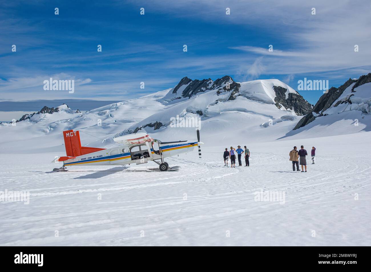 Ski plane hi-res stock photography and images - Alamy