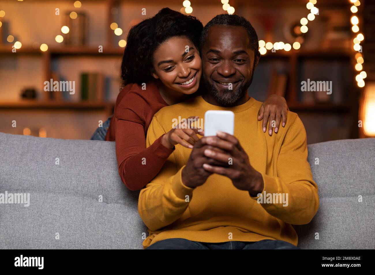 American people watching internet hi-res stock photography and images ...