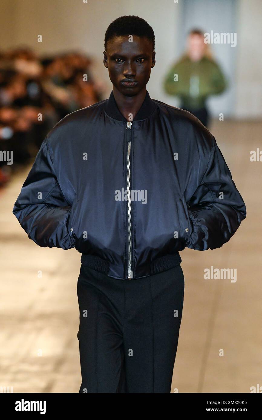 Prada runway fall hi-res stock photography and images - Alamy