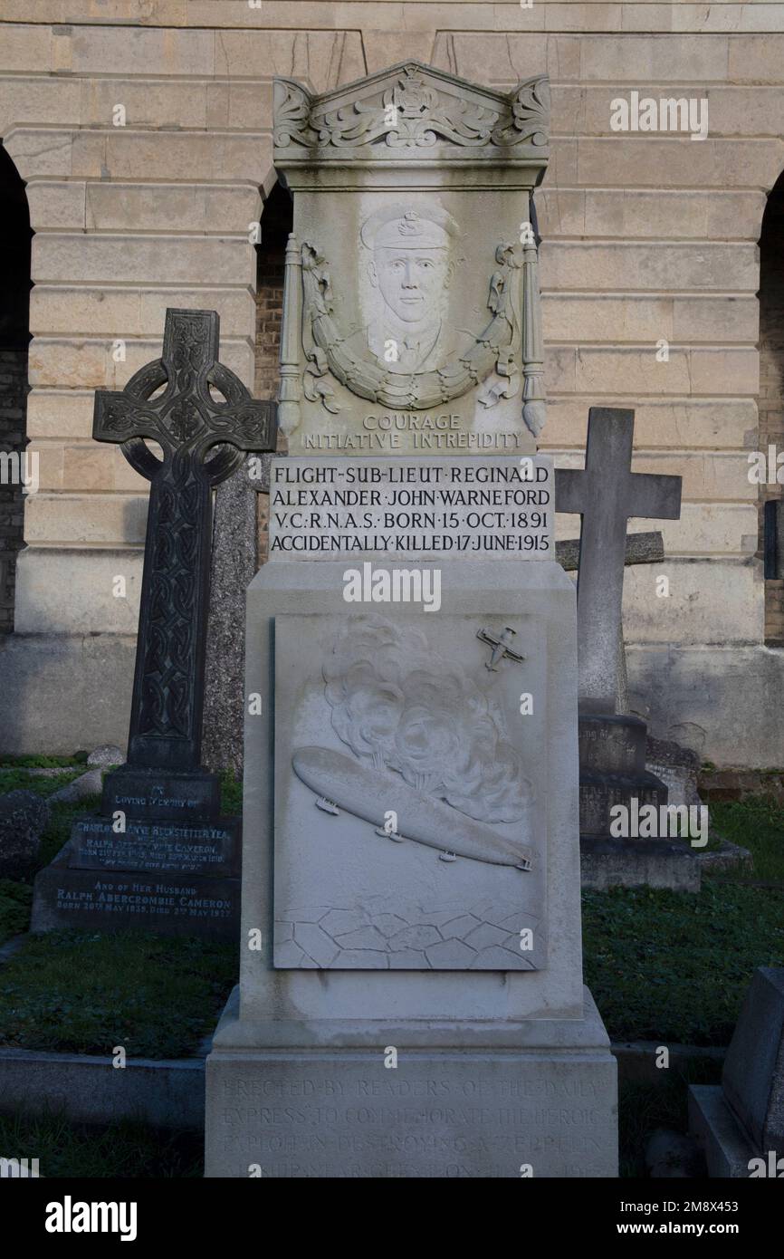 The grave of Reginald Warneford showing his downing of a German Army ...