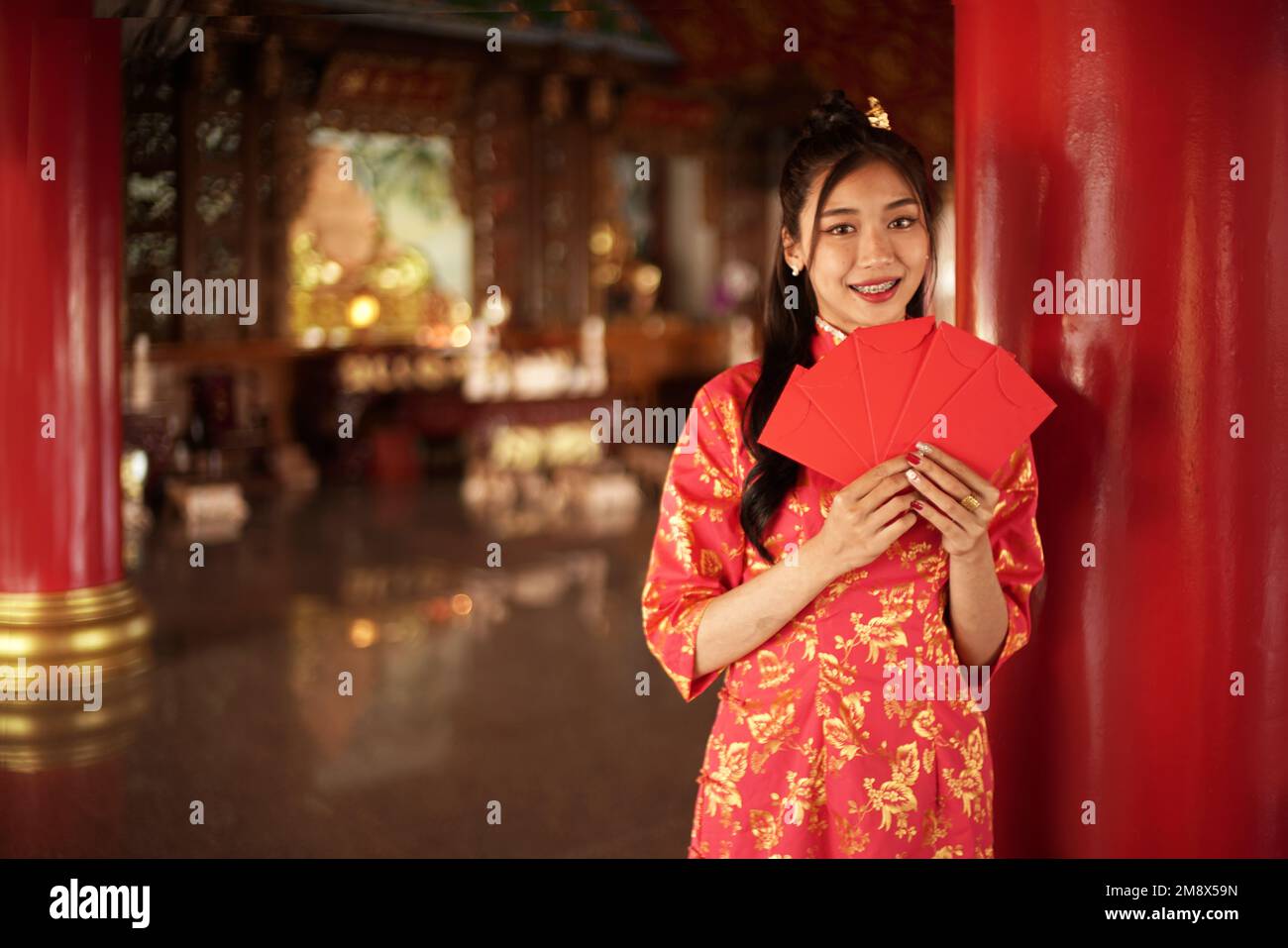 Angpao hi-res stock photography and images - Alamy