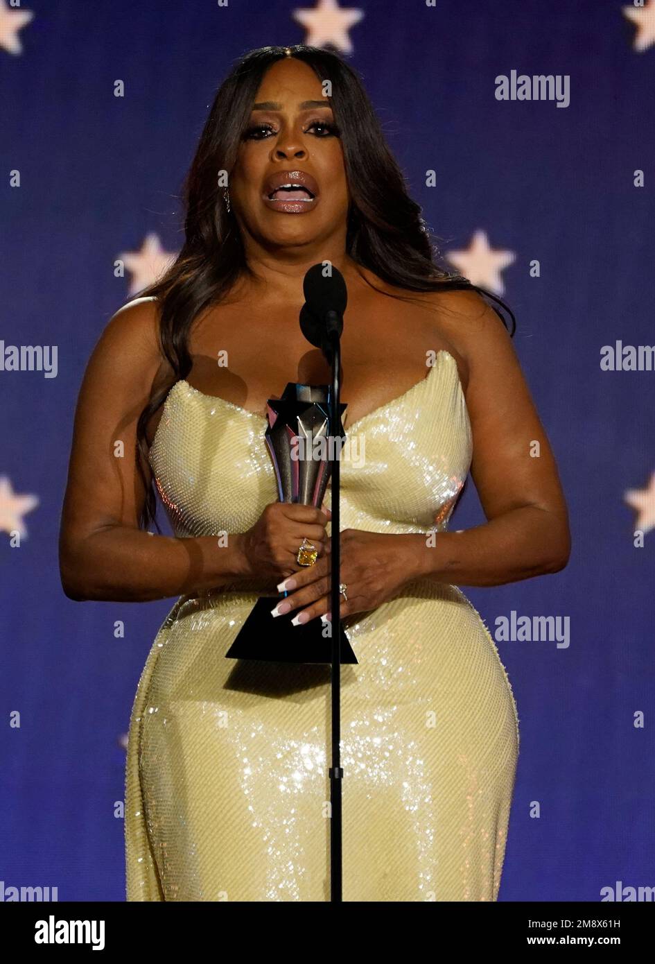 Niecy Nash Betts Accepts The Award For Best Supporting Actress In A