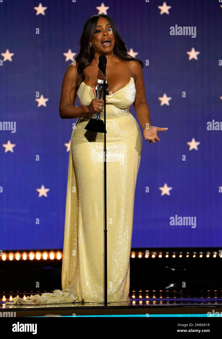 Niecy Nash Betts Accepts The Award For Best Supporting Actress In A