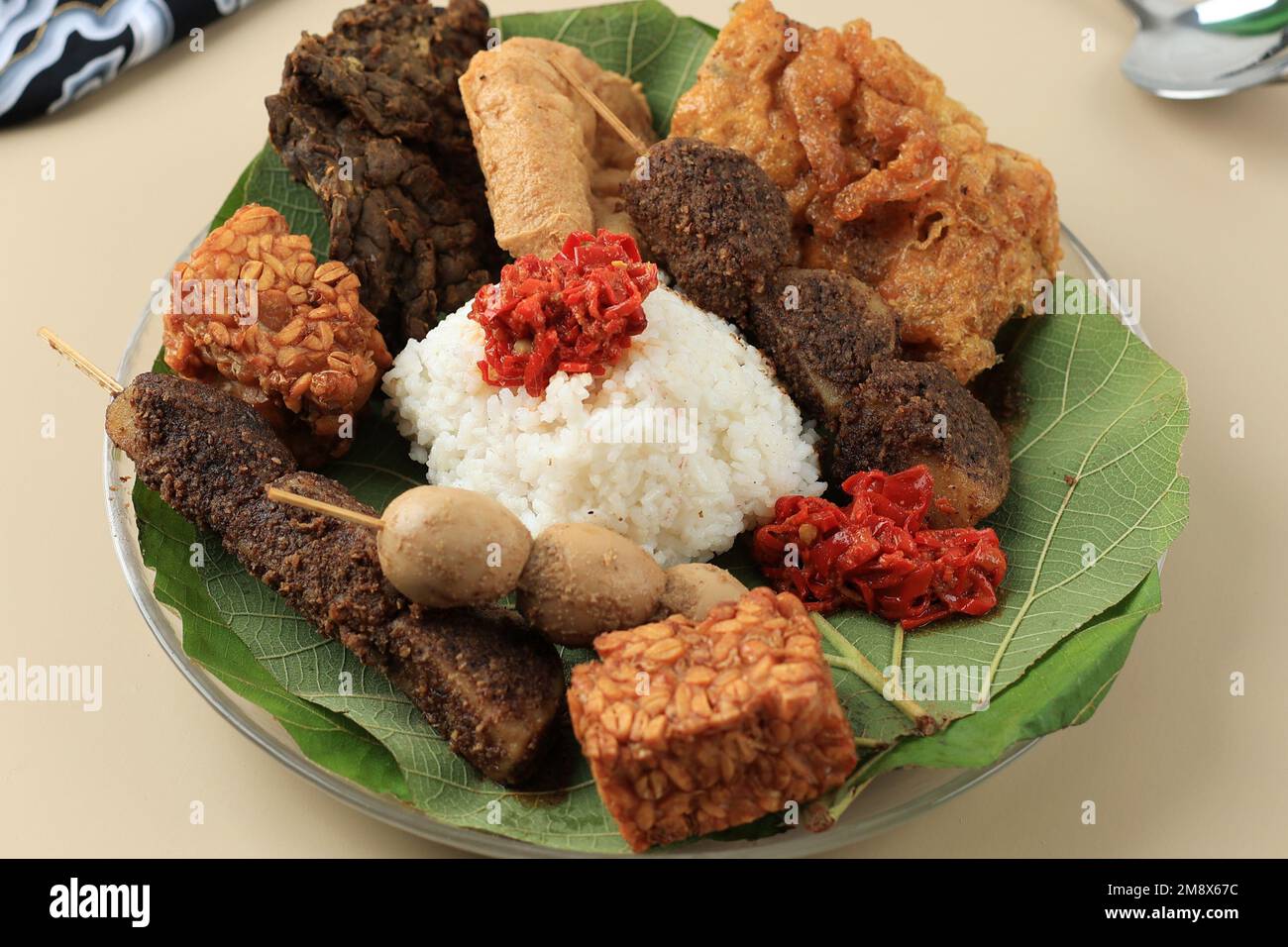 Teak leaf hi-res stock photography and images - Alamy