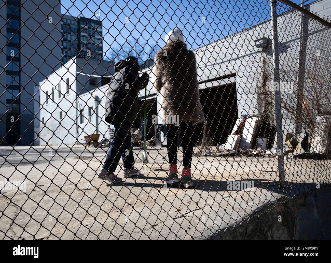 Robin warehouse hi-res stock photography and images - Alamy