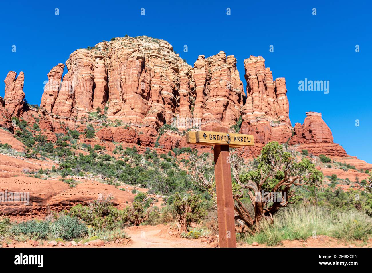 Broken Arrow trail marker sign in Sedona, Arizona Stock Photo - Alamy
