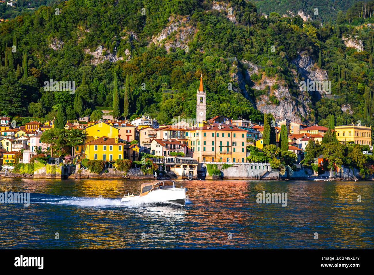 Street view of Bellagio village in Lake Como, in Italy Stock Photo - Alamy