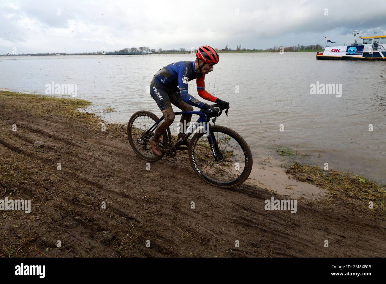 ZALTBOMMEL - Winner Lars van der Haar in action during the Plieger NK ...
