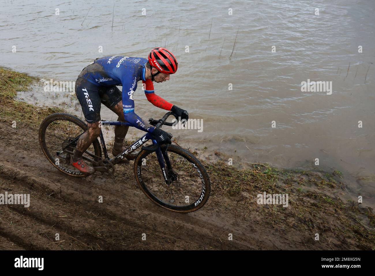ZALTBOMMEL - Winner Lars van der Haar in action during the Plieger NK ...