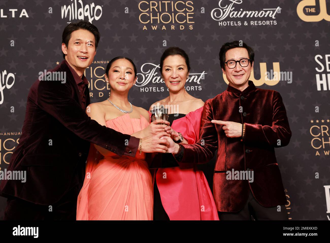 Stephanie hsu michelle yeoh hi-res stock photography and images - Alamy