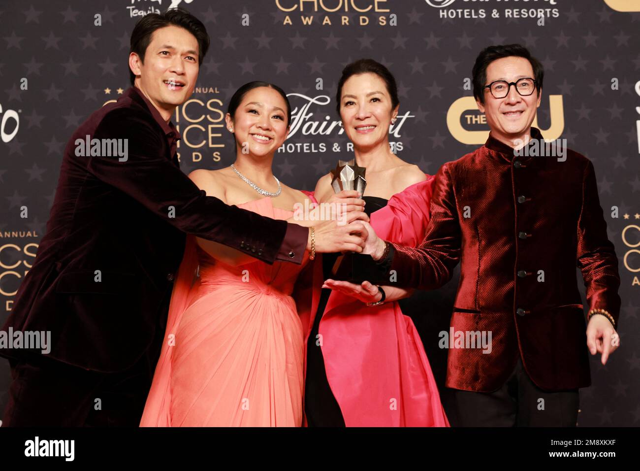 Stephanie hsu michelle yeoh hi-res stock photography and images - Alamy