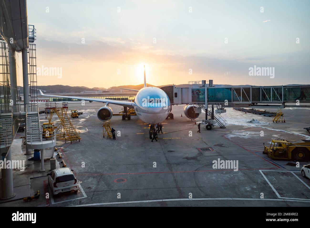 Incheon, Korea. 19th Dec, 2022. A Korean Air narrow-body jet passenger ...