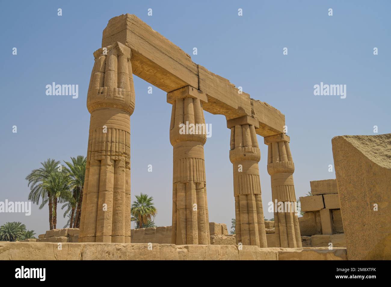 Deserted karnak temple hi-res stock photography and images - Alamy