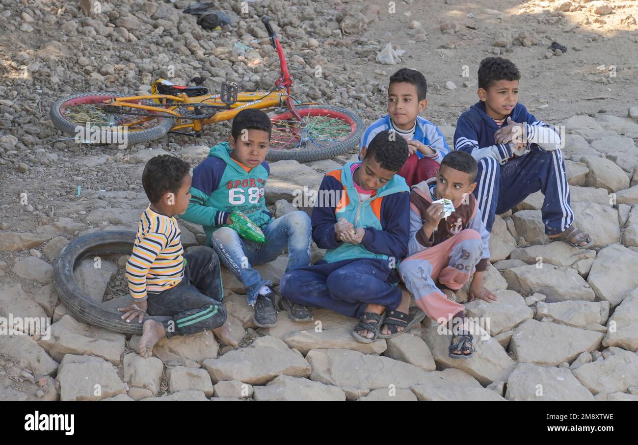Egyptian boy camera hi-res stock photography and images - Alamy