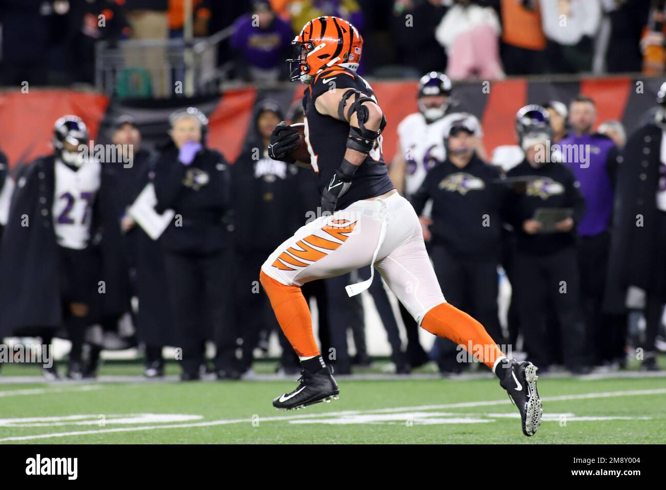 Sam hubbard fumble hi-res stock photography and images - Alamy