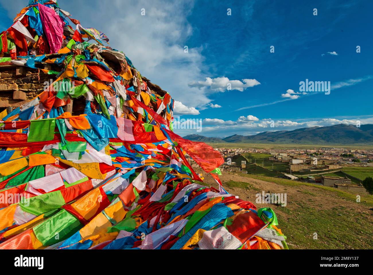 Lithang hi-res stock photography and images - Alamy