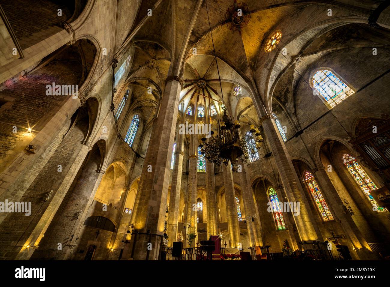 Interior of the Gothic Basilica of Santa Maria del Mar (Barcelona ...