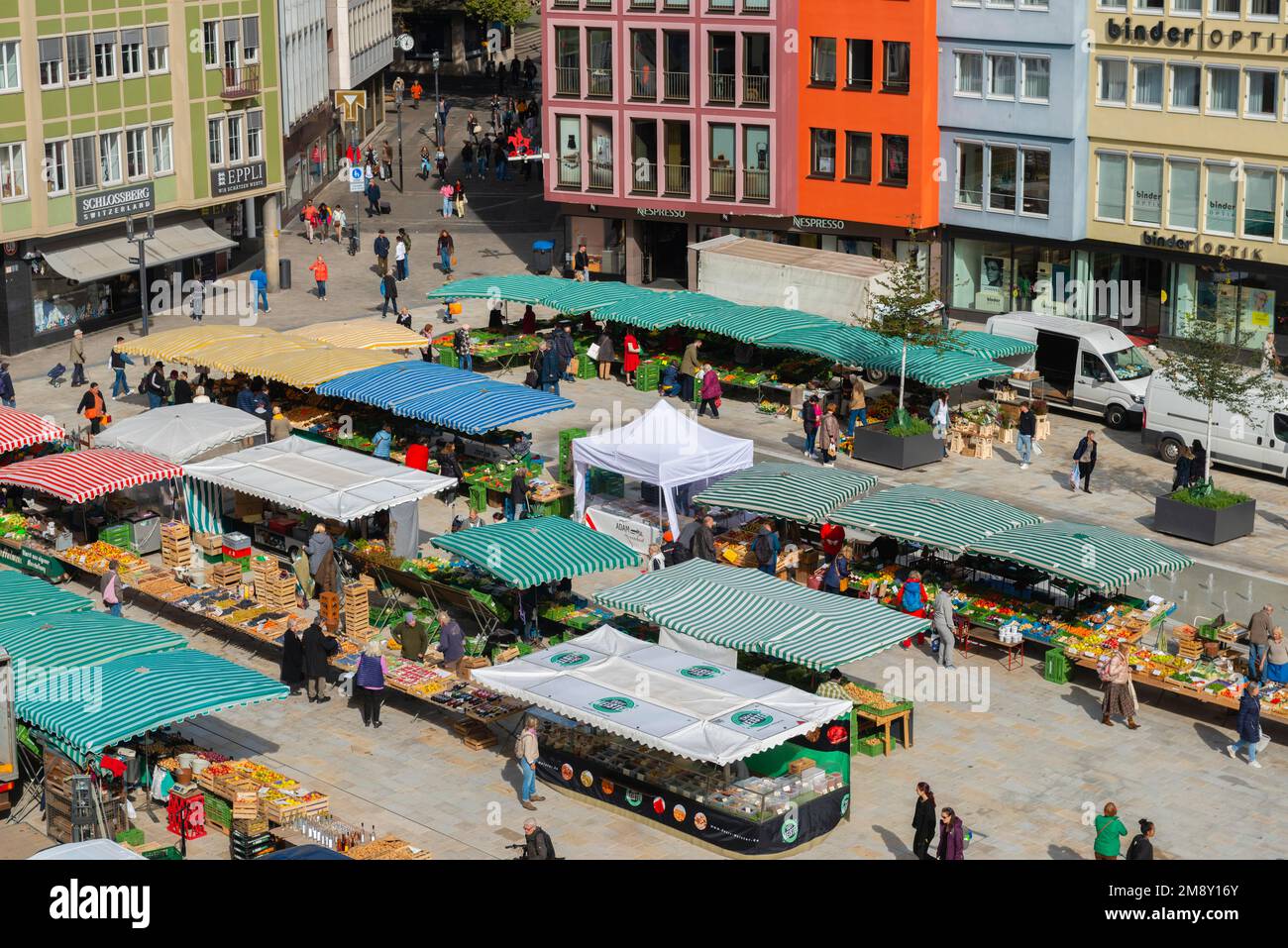 Weekly market at the market place, Stuttgart-Mitte, market stall, shops ...