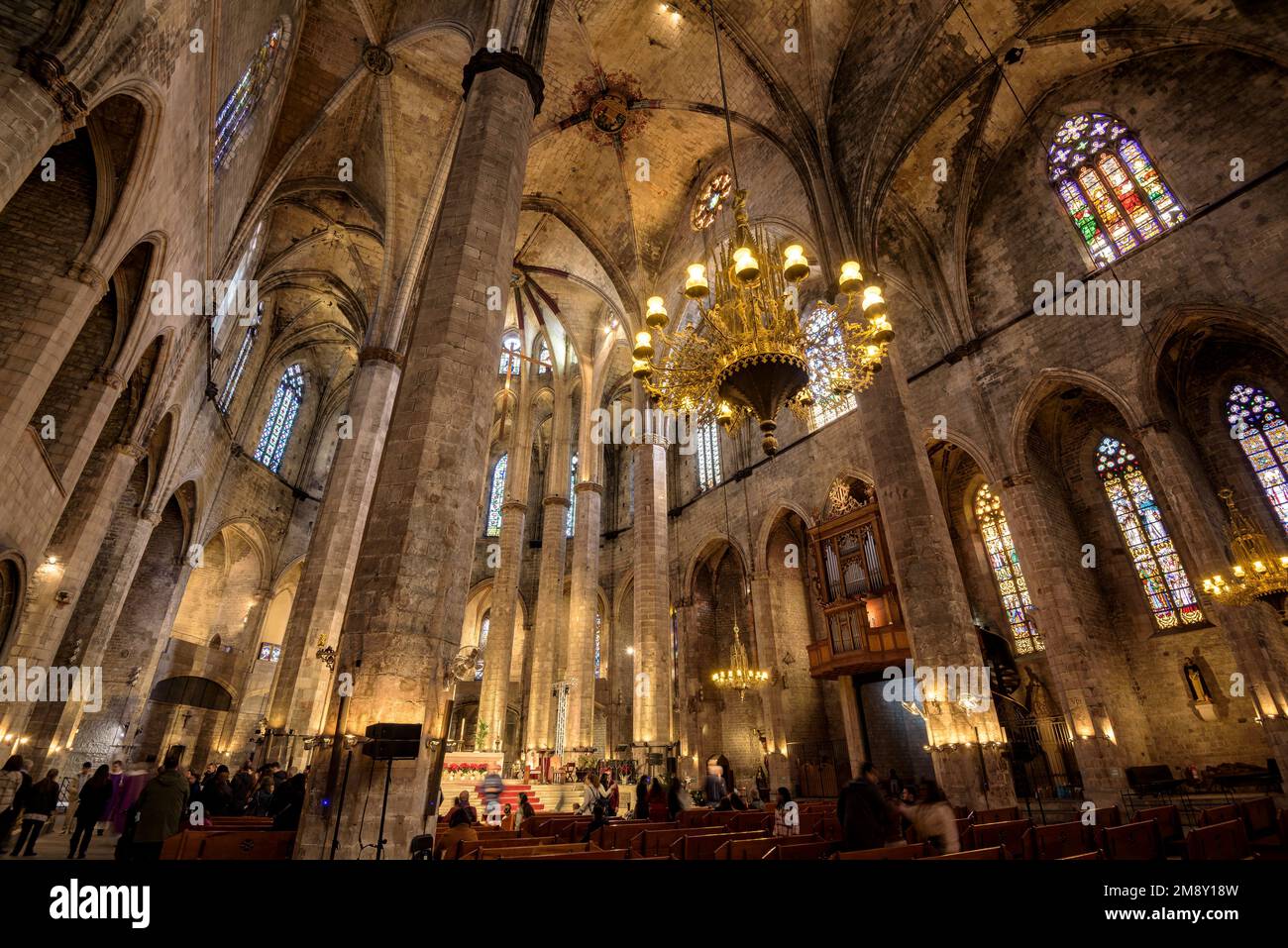 Interior of the Gothic Basilica of Santa Maria del Mar (Barcelona ...