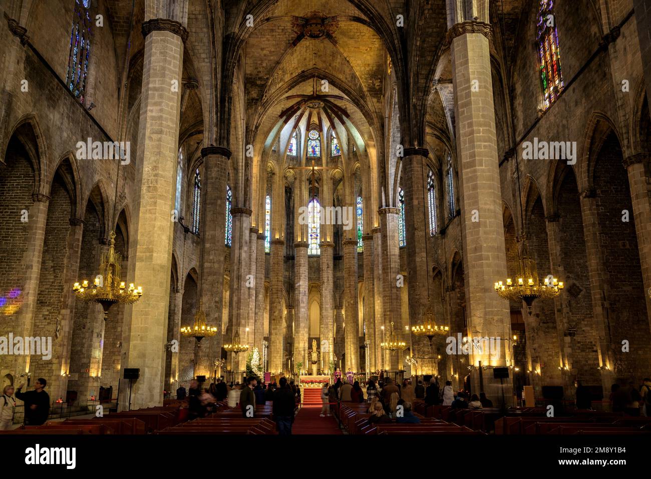 Interior of the Gothic Basilica of Santa Maria del Mar (Barcelona ...