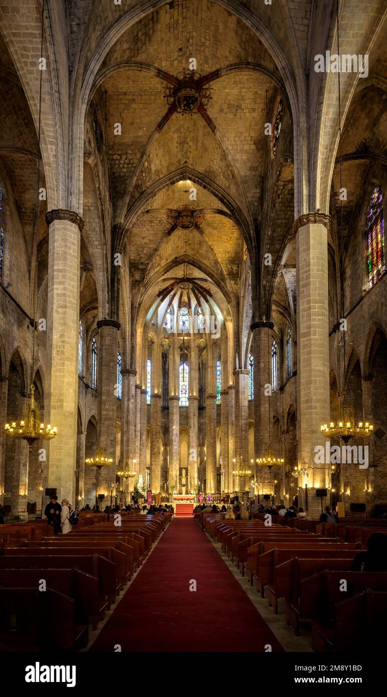 Interior of the Gothic Basilica of Santa Maria del Mar (Barcelona ...